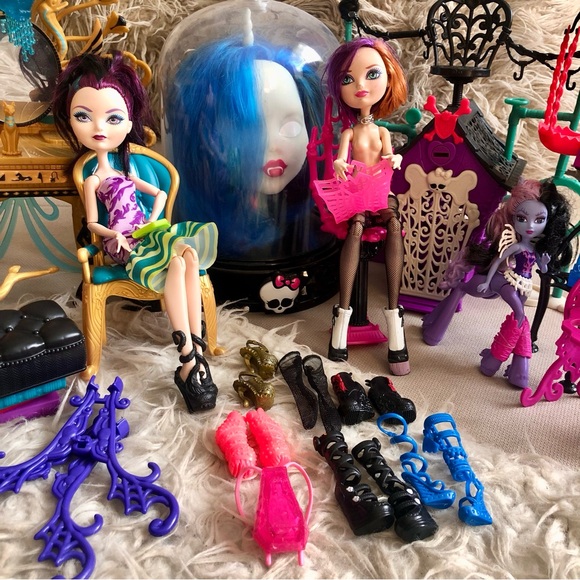 monster high | Other | Mattel Monster High Ever After High Art Cafe ...